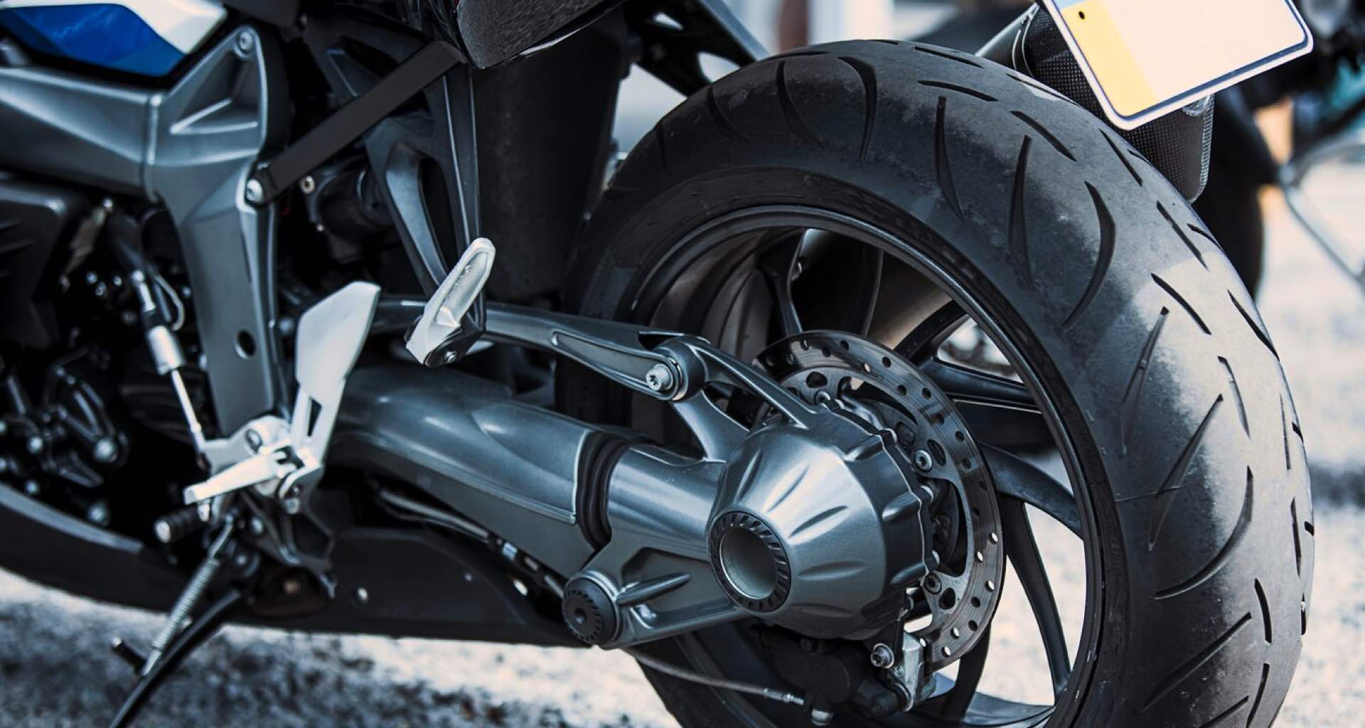 Advantages of Premium Radial Tyres for Motorcycles